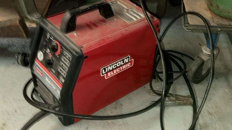 Lincoln Electric Weld-Pak 100 MIG Welder, 115V, Red - McLaughlin ...