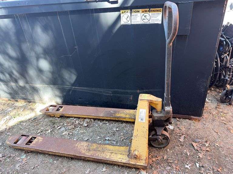 Pallet Mule for repair - McLaughlin Auctioneers, LLC- mc-bid.com