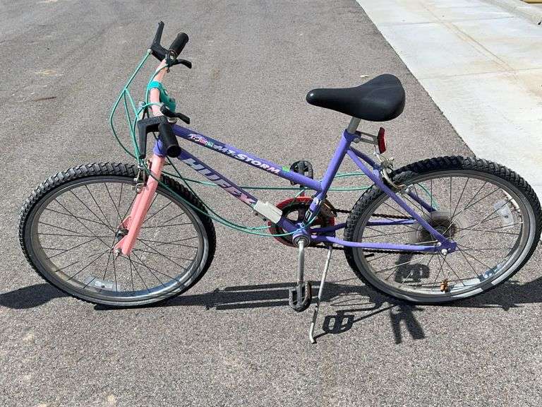 Huffy storm 10 speed bicycle - McLaughlin Auctioneers, LLC- mc-bid.com