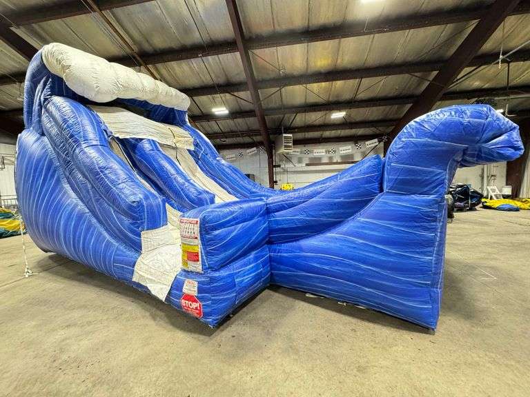 Wild Wave Mini Wet Dry Slide - McLaughlin Auctioneers, LLC- mc-bid.com