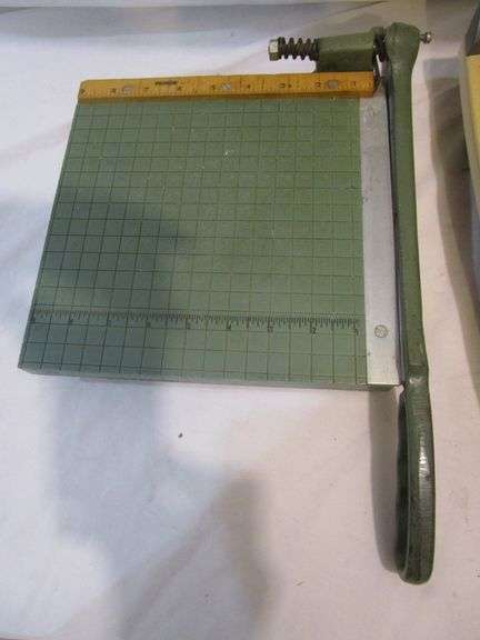 PAPER CUTTERS - Montgomery Auction & Realty, LLC