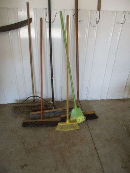 BROOMS - Montgomery Auction & Realty, LLC