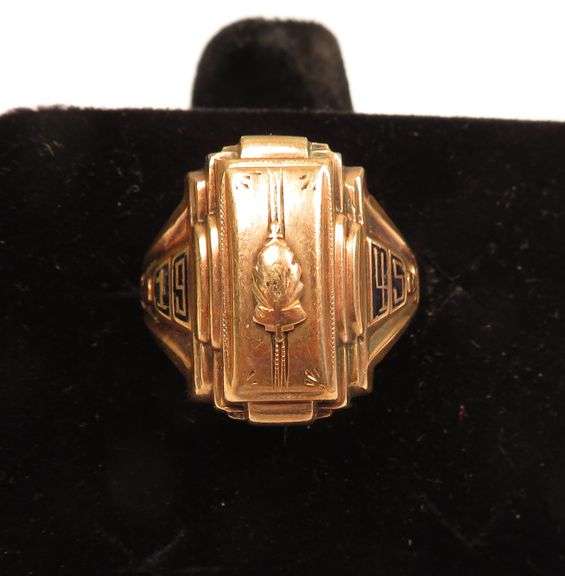 10k gold 1945 class ring - Mark Van Hook, Auctioneer