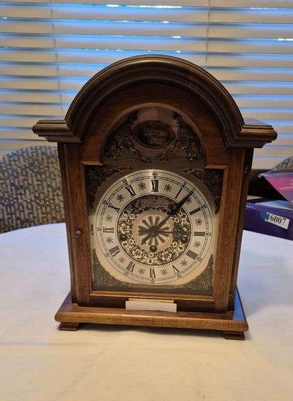 Hamilton key wind mantle clock - Mark Van Hook, Auctioneer