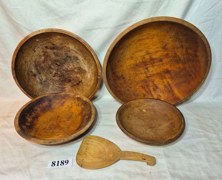 Set of four wood bowls, wood paddle - Mark Van Hook, Auctioneer