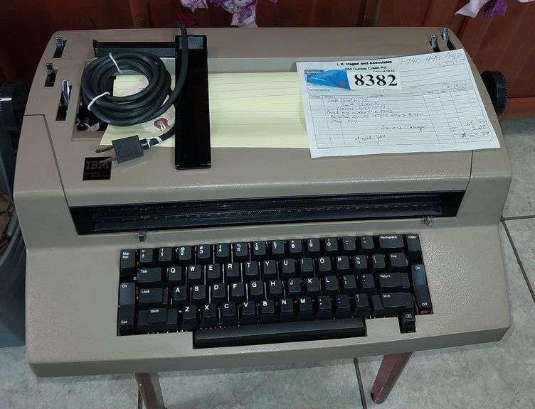IBM Correcting Selectric III electric typewriter - Mark Van Hook ...