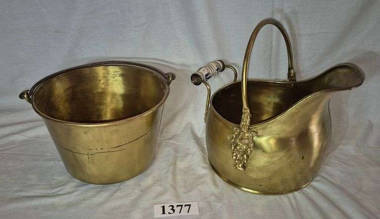 Small brass bucket, brass coal bucket - Mark Van Hook, Auctioneer