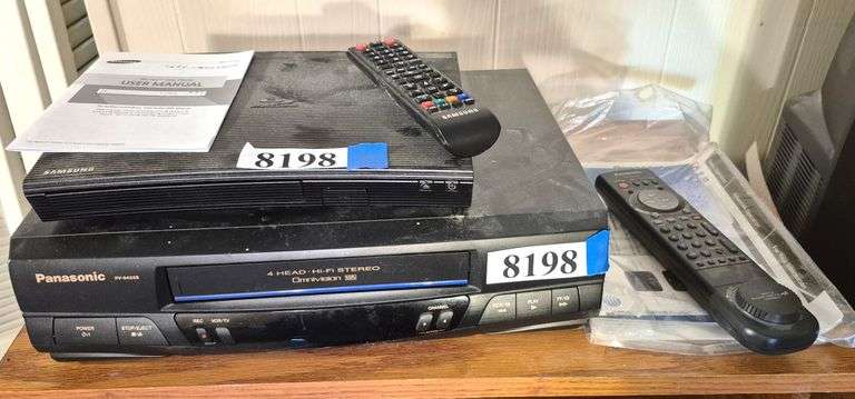 Samsung Blu-ray / DVD player, Panasonic VCR, both with remotes and ...