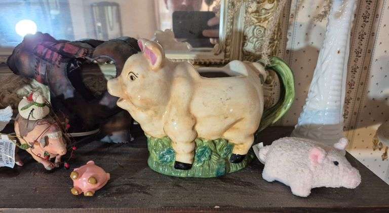 Pig figurines and collectibles, two small lamps, milk glass vase, Etc ...