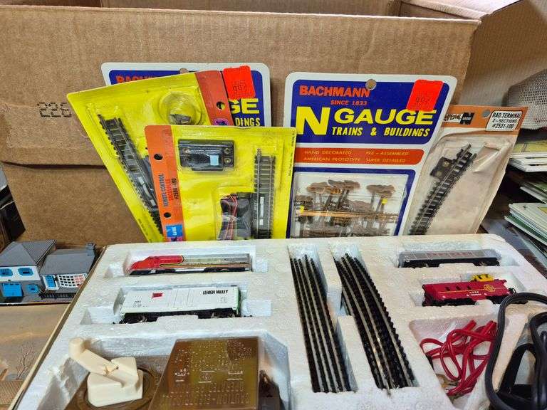 Bachmann N gauge train set with accessories - Mark Van Hook, Auctioneer