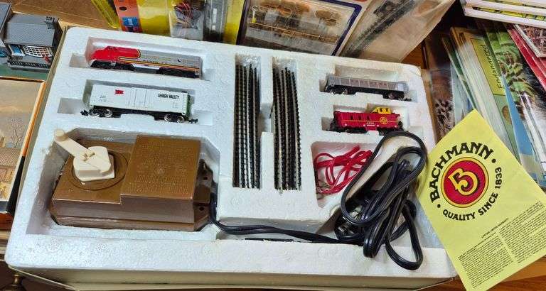 Bachmann N gauge train set with accessories - Mark Van Hook, Auctioneer