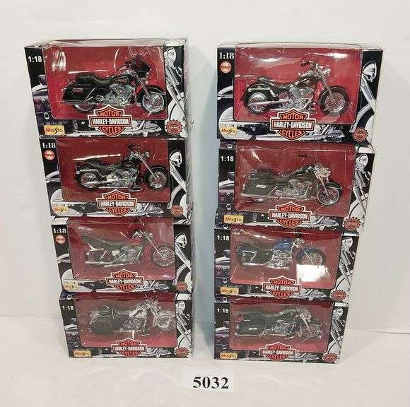 Eight Maisto Harley-Davidson model motorcycles - Mark Van Hook, Auctioneer