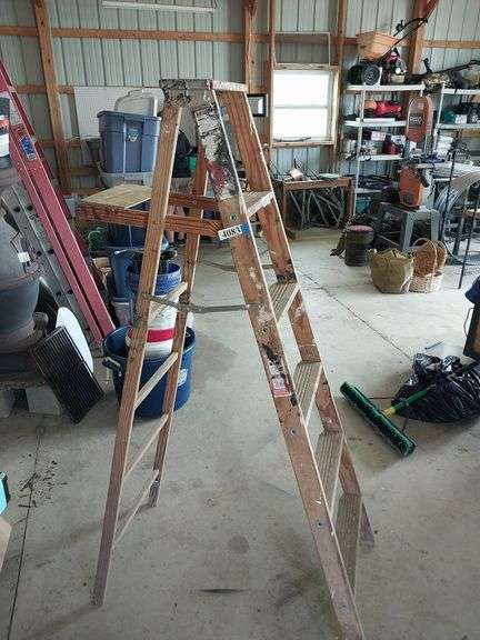 6 ft wood step ladder - Mark Van Hook, Auctioneer
