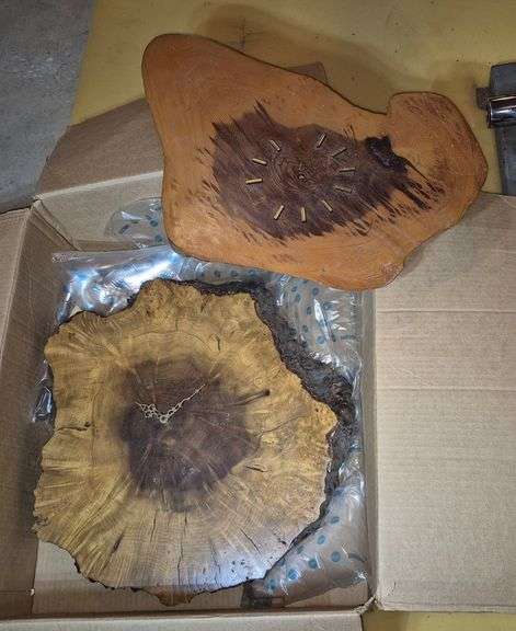 Two vintage Live Edge burl wood clock faces - Mark Van Hook, Auctioneer