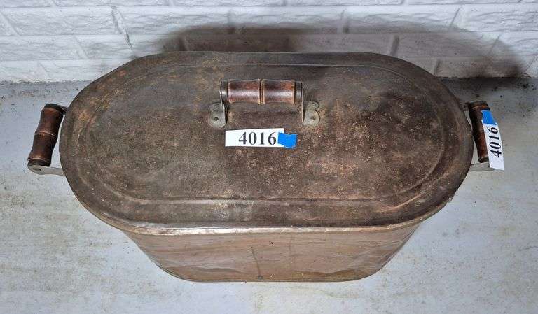 Antique copper wash boiler with lid - Mark Van Hook, Auctioneer