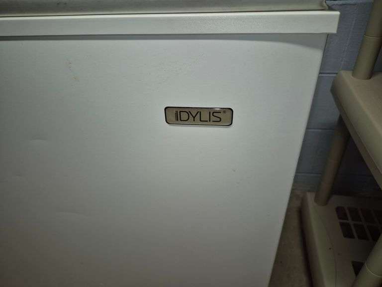 Idylis chest freezer - Mark Van Hook, Auctioneer
