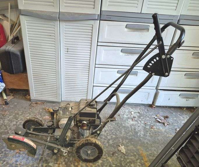 Craftsman 4.0 HP gas powered edger / trimmer - Mark Van Hook, Auctioneer