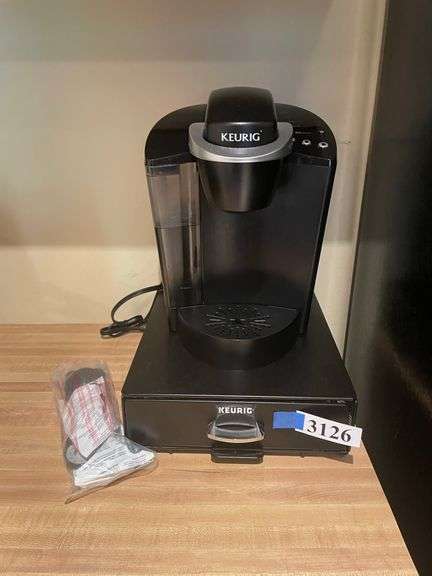 Keurig with K-cup storage drawer and water filter starter kit - Mark ...