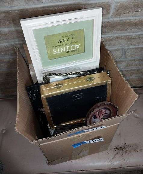 Picture frames and framed prints - Mark Van Hook, Auctioneer