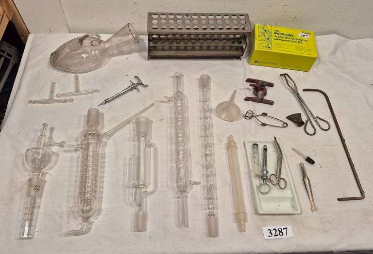 Lot of scientific / lab glassware, Etc. - Mark Van Hook, Auctioneer