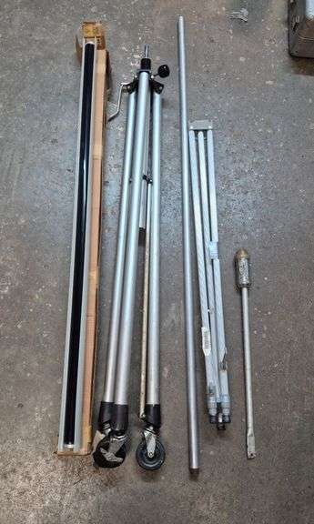 Rolling tripod light stand, folding easel, fluorescent blacklight bulb ...