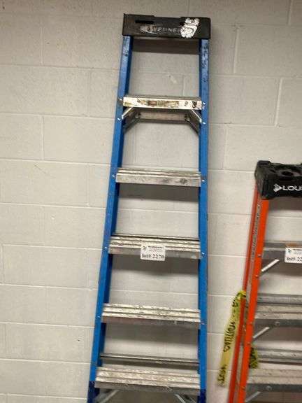 8FT. TALL LADDER - North American Auction LLC