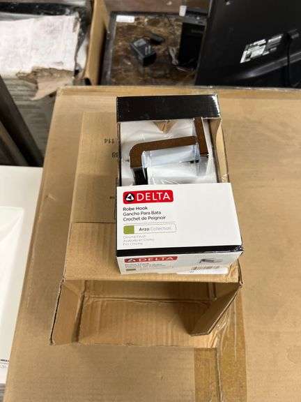 3PC DELTA ROBE HOOK ARZO COLLECTION - North American Auction LLC