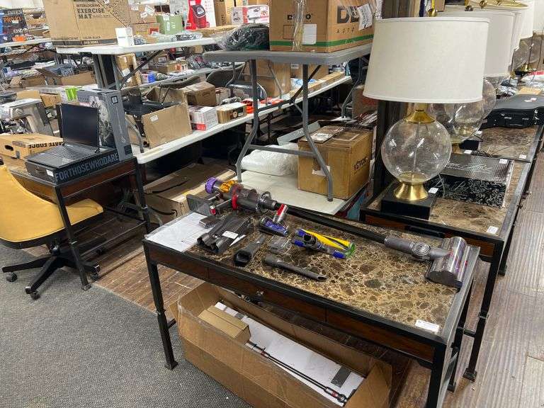 HUGE MONDAY AMAZON RETURNS CALGARY ONLINE - North American Auction LLC