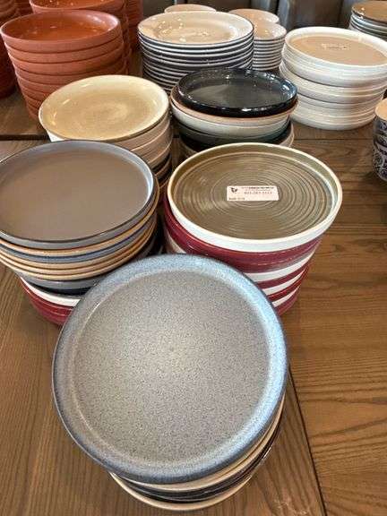 5 STACKS OF 8-8.5 '' PLATES - North American Auction LLC