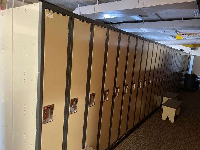 LARGE SECTION OF LONG LOCKERS 34 BANKS - North American Auction LLC