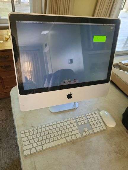 Mac Desktop Computer with Mouse and Keyboard in Living Room - Ness Bros ...
