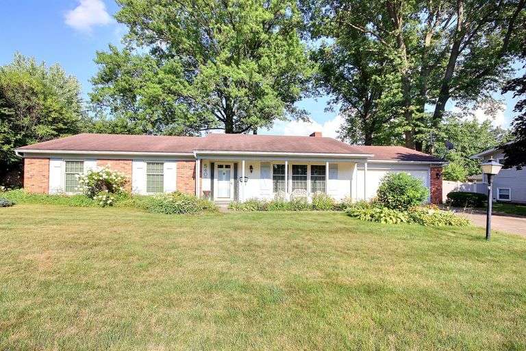 Move-in Ready 3 Bedroom, 2 Bath Ranch over 1,600sqft with Living and ...