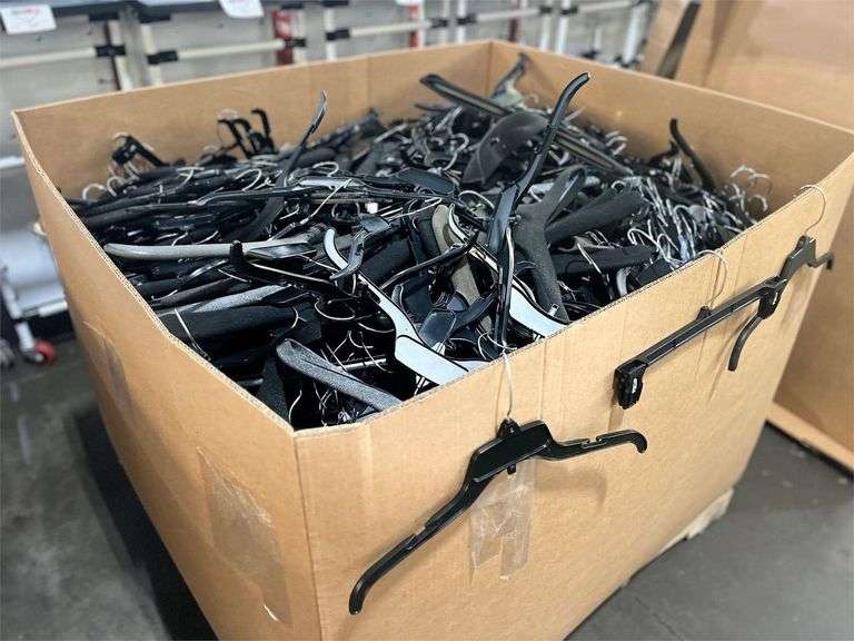 Full Gaylord Of Clothing Hangers Over 1300!!! - NexBid