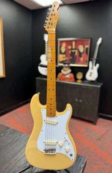1981 USA FENDER BULLET S-2 Cream - NexBid