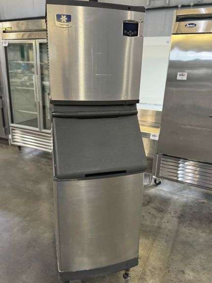 Manitowoc 320 lb Air Cooled Ice Machine - NexBid