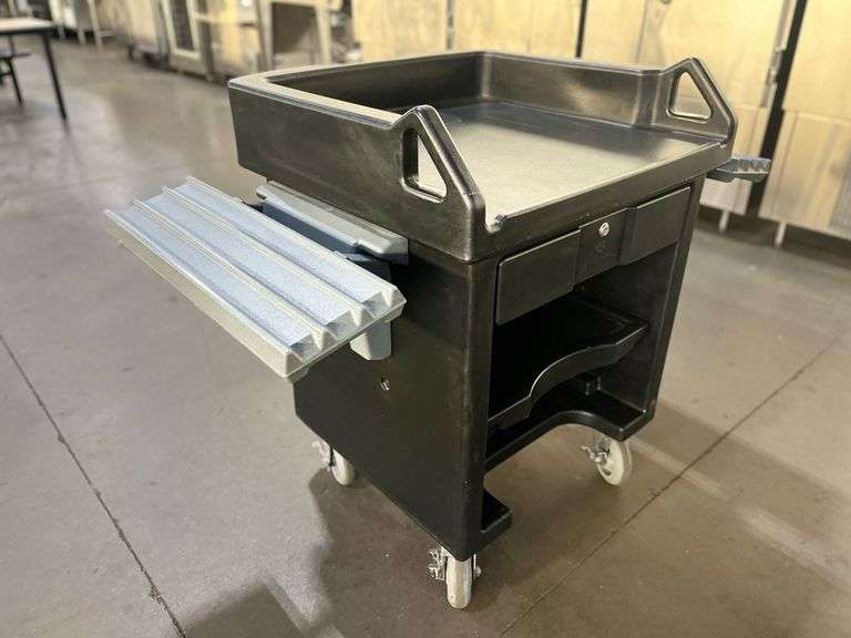 CAMBRO Versa Cart - With Dual Tray Rails-Casters - NexBid