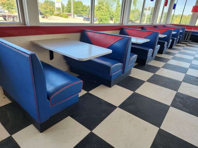 Retro 50s Diner Booth Set – Classic Americana Style! - NexBid