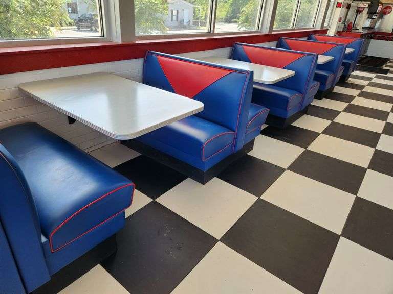 Retro 50s Diner Booth Set – Classic Americana Style! - NexBid