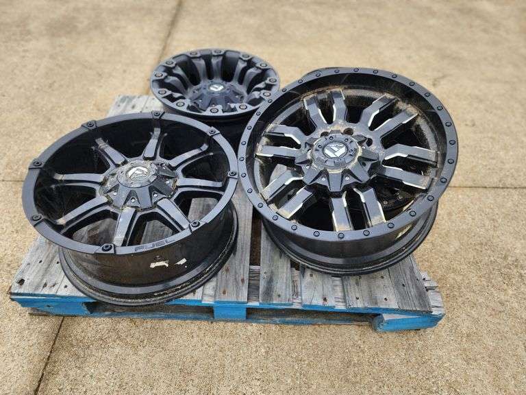 Pallet Lot Of Rims - NexBid