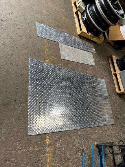 Lot of Diamond Plate - NexBid