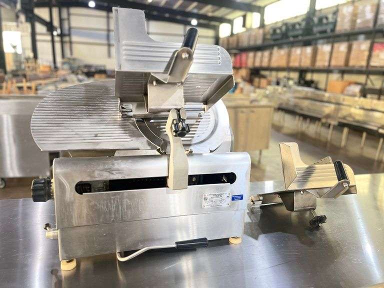 Globe 3850P Automatic Food Slicer – 115V w/ Extra Carriage - NexBid