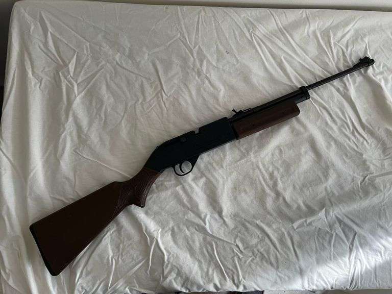 760 Pumpmaster air rifle - NGW Auctions