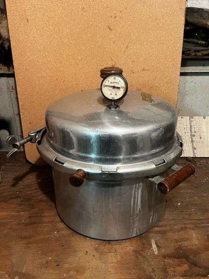 Vintage Burpee pressure canner - NGW Auctions