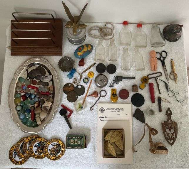 Tabletop of unique finds - NGW Auctions