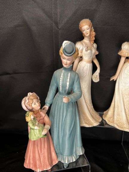 4 porcelain Homco figurines - NGW Auctions