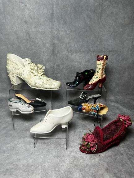 Glass and porcelain shoe collection - NGW Auctions