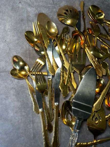 Americana Gold Heritage, Supreme cutlery gold toned utensils - NGW Auctions