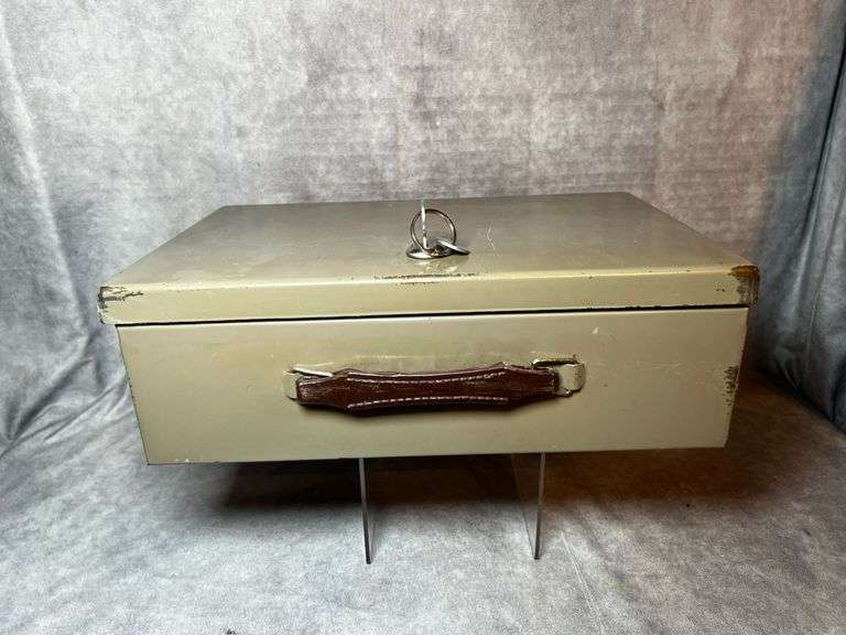 Metal lock box - NGW Auctions