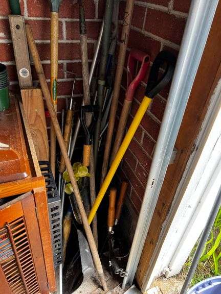 Assorted yard tools - NGW Auctions