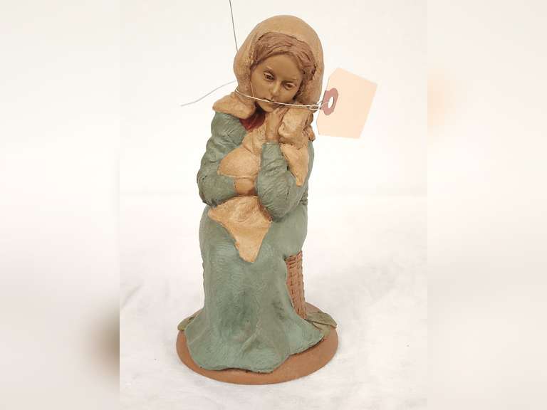 Tom Clark "Mary" Nativity figurine 1986 - Northern Kentucky Auction, LLC